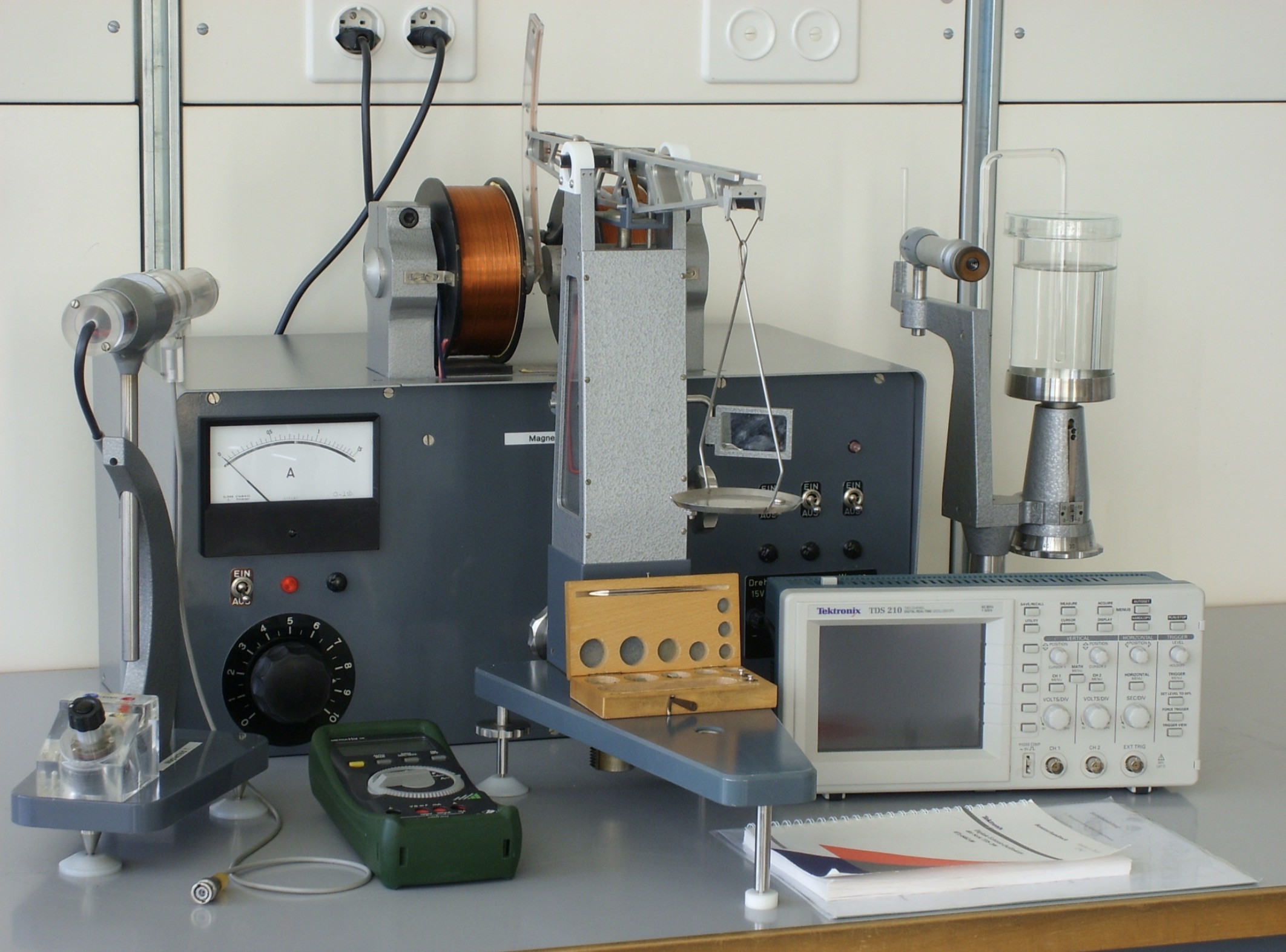 Physikalisches Praktikum | Department Physik | ETH Zürich